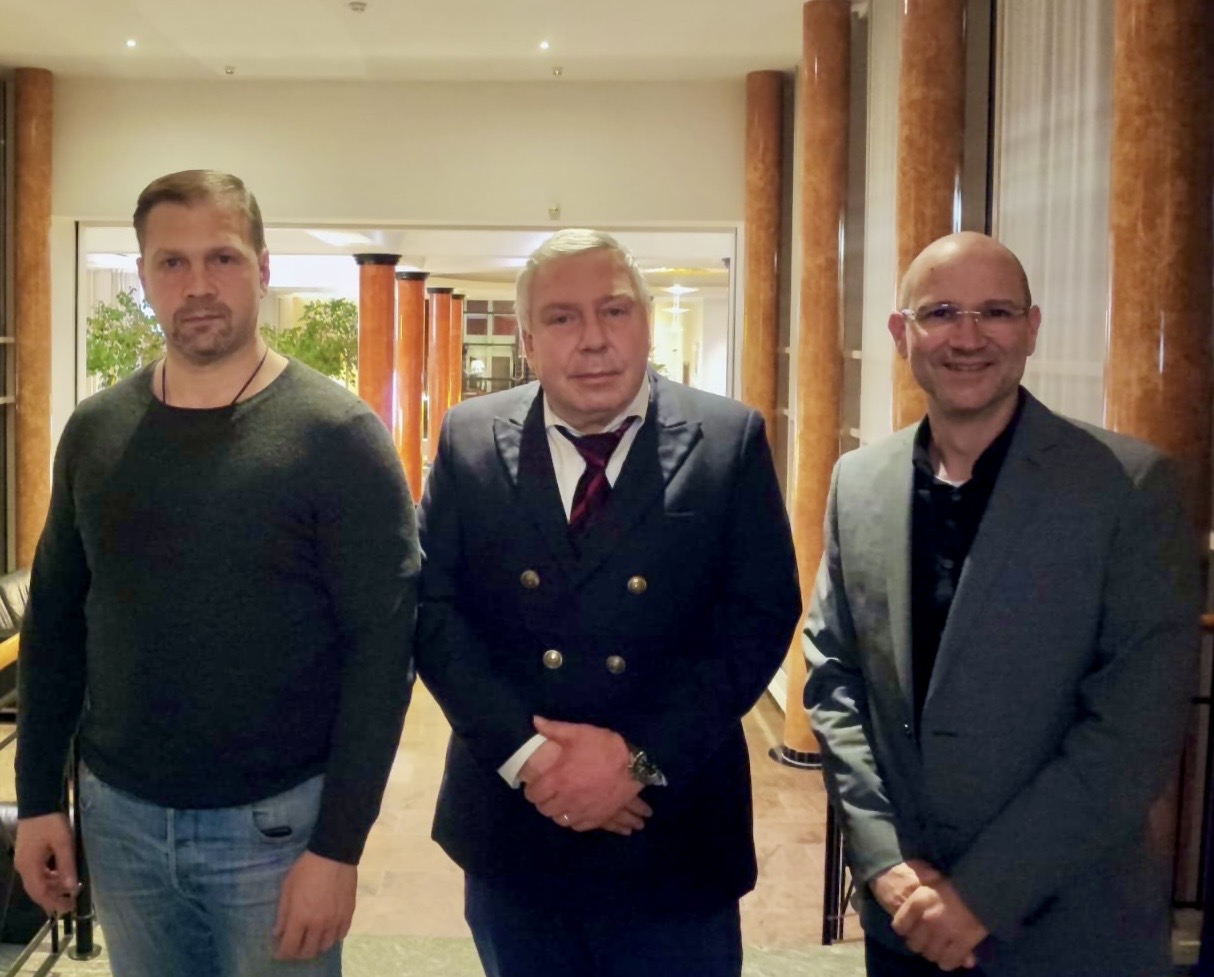 Mitgliederversammlung der FFS wählt neuen Vorstand - Friedrich-Friesen ...